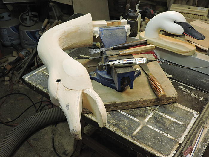 A Sectional Swan | wildfowl-carving.com