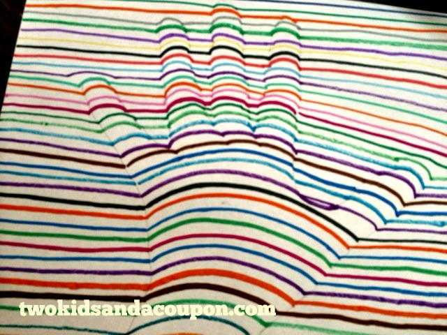 How To Make 3d Illusion Handprints | DIYIdeaCenter.com