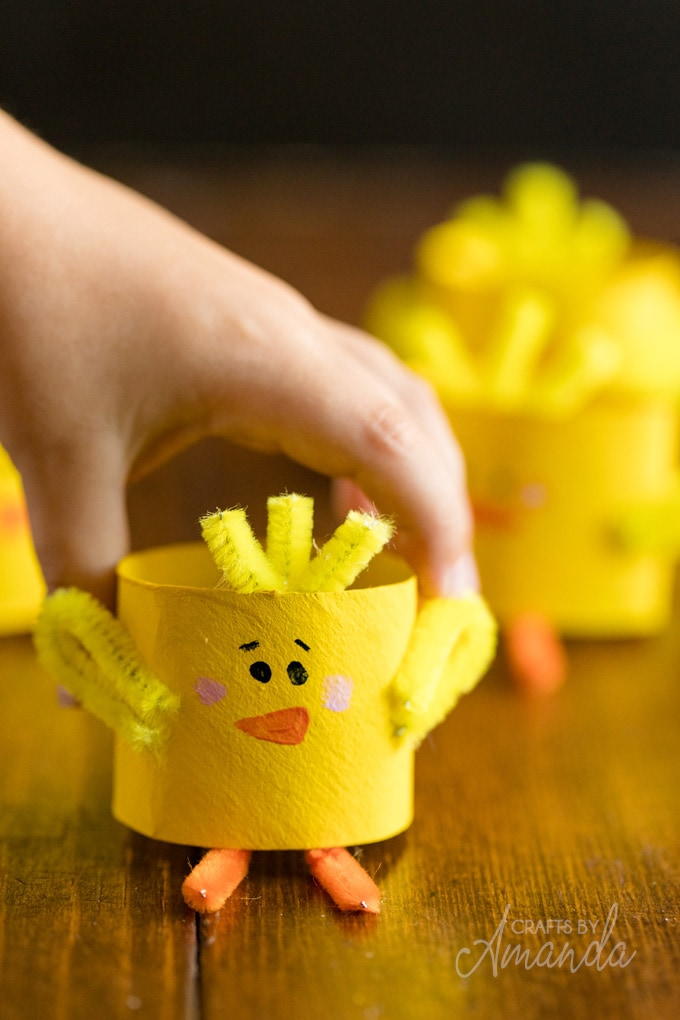 Cardboard Tube Chicks | AllFreeHolidayCrafts.com