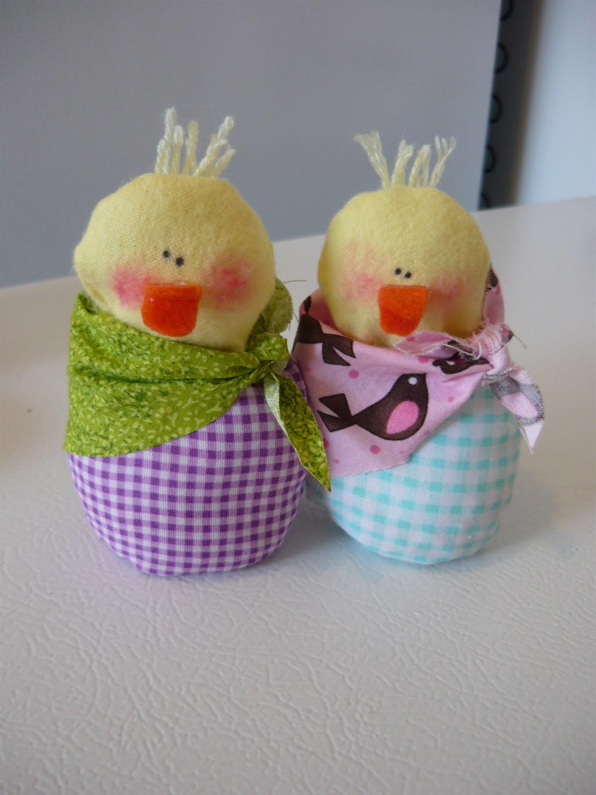 Scrappy Spring Chickens | AllFreeHolidayCrafts.com