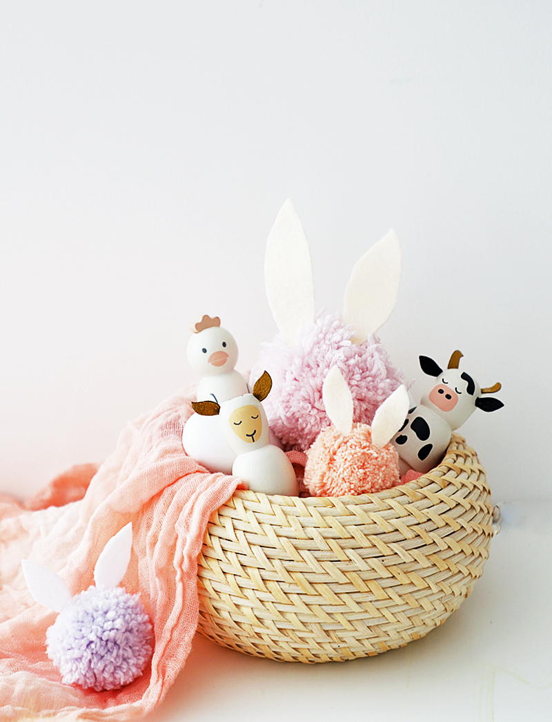 Pom Pom Bunnies | AllFreeHolidayCrafts.com