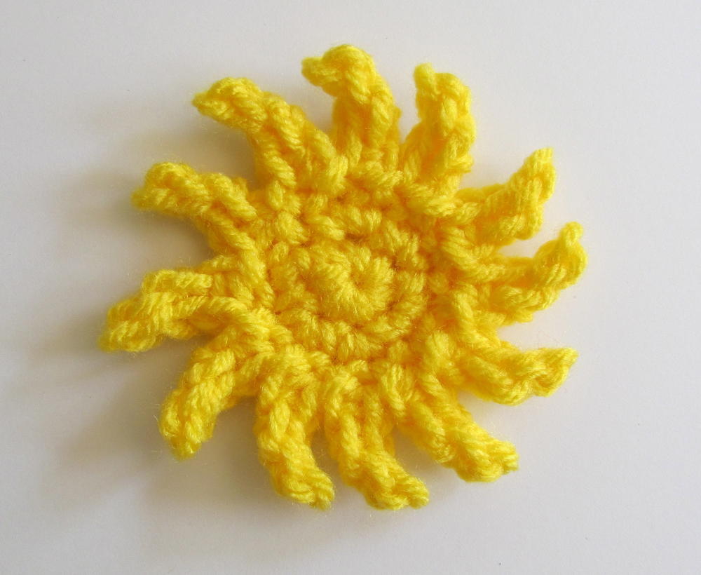 Crown Applique | AllFreeCrochet.com