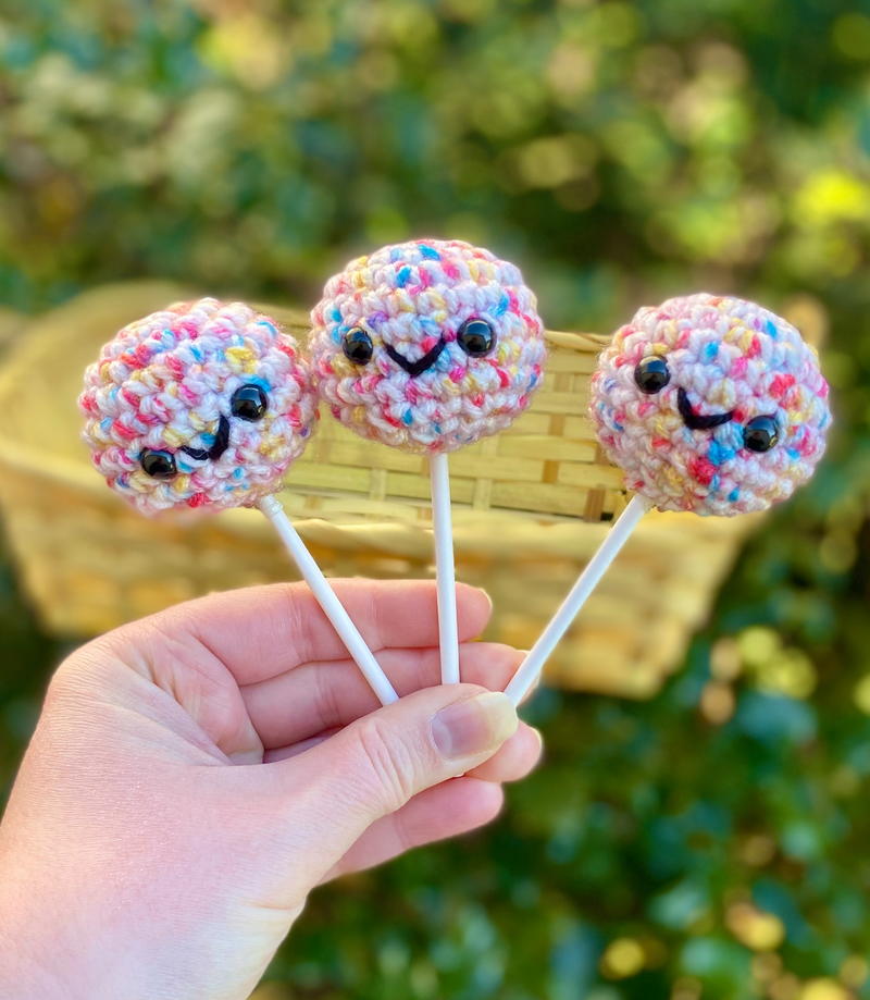 Crochet Cake Pops | FaveCrafts.com