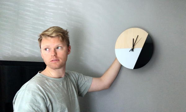 Diy Modern Clock | DIYIdeaCenter.com