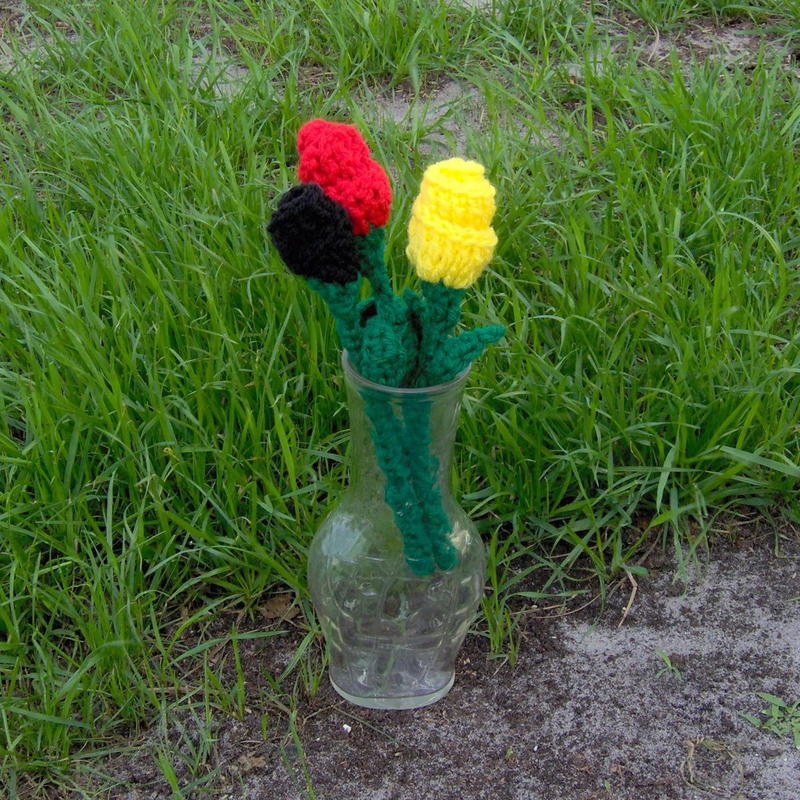 Crocheted Long Stem Roses | AllFreeCrochet.com