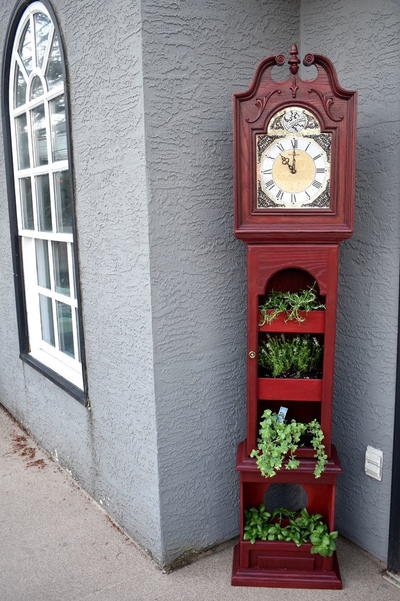 Upcycled Clock Herb Garden | DIYIdeaCenter.com