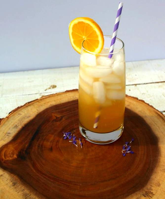 Delicious Lavender Meyer Lemonade | TheBestDessertRecipes.com
