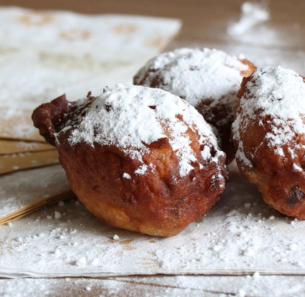 Creamy Cheese Fritters With Thyme | RecipeLion.com
