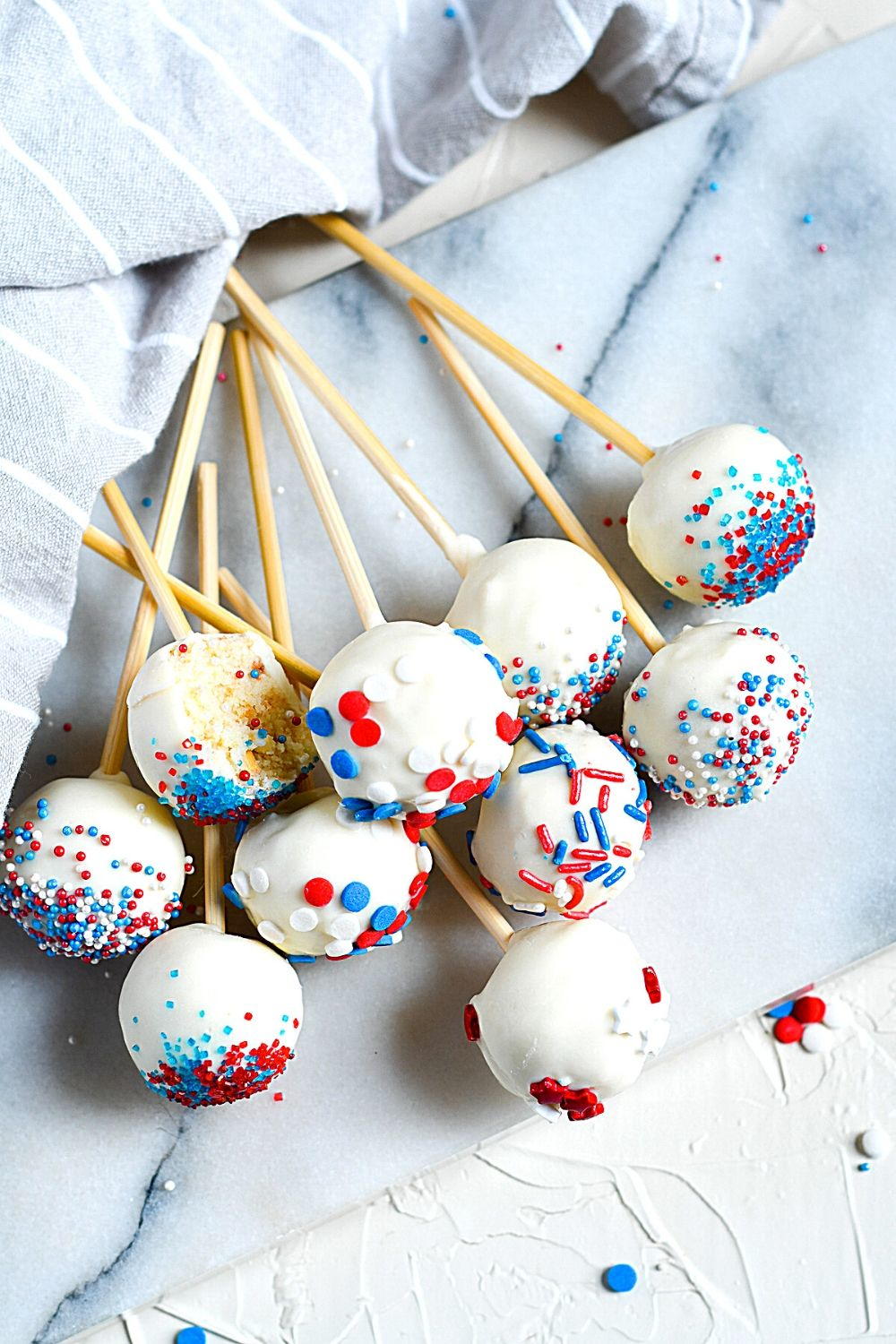 4th Of July Cake Pops | TheBestDessertRecipes.com