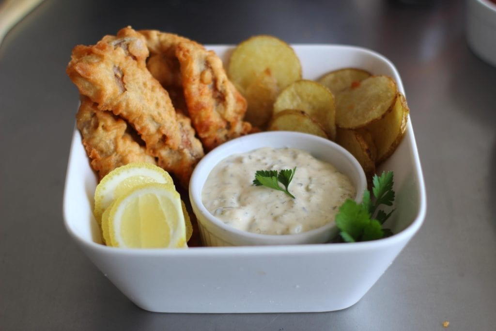 Crispy Deep-fried Salmon | RecipeLion.com