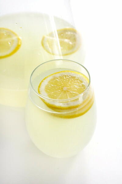 Healthy Lemonade Recipe (sugar-free, Homemade, 3-ingredients ...