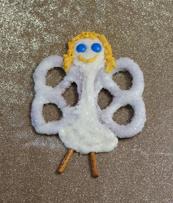 Angel Pretzels Tutorial | AllFreeChristmasCrafts.com