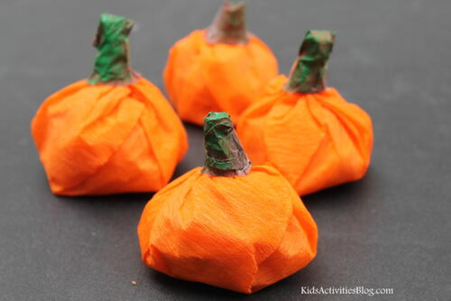 How To Make A Pumpkin | AllFreeKidsCrafts.com
