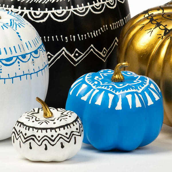 Scribbled Pumpkins | FaveCrafts.com