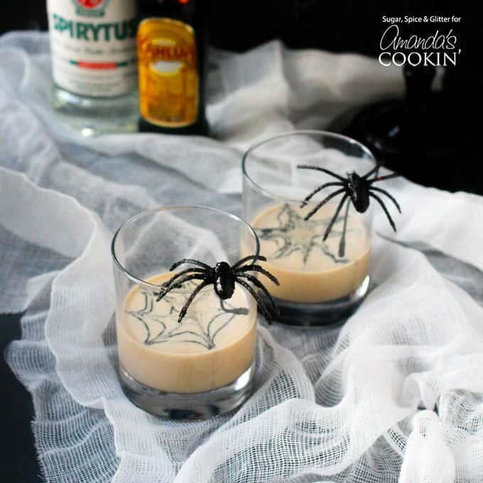 Spiderweb Cream Cocktail | RecipeLion.com