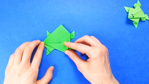 How To Make A Jumping Paper Frog | FaveCrafts.com