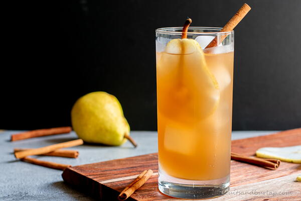 Spiced Pear & Bourbon Ice Tea Cocktail | FaveSouthernRecipes.com