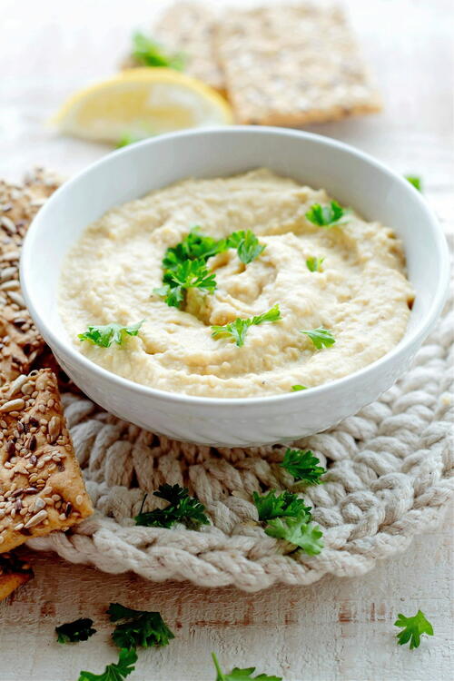 Lemon Garlic Hummus | RecipeLion.com