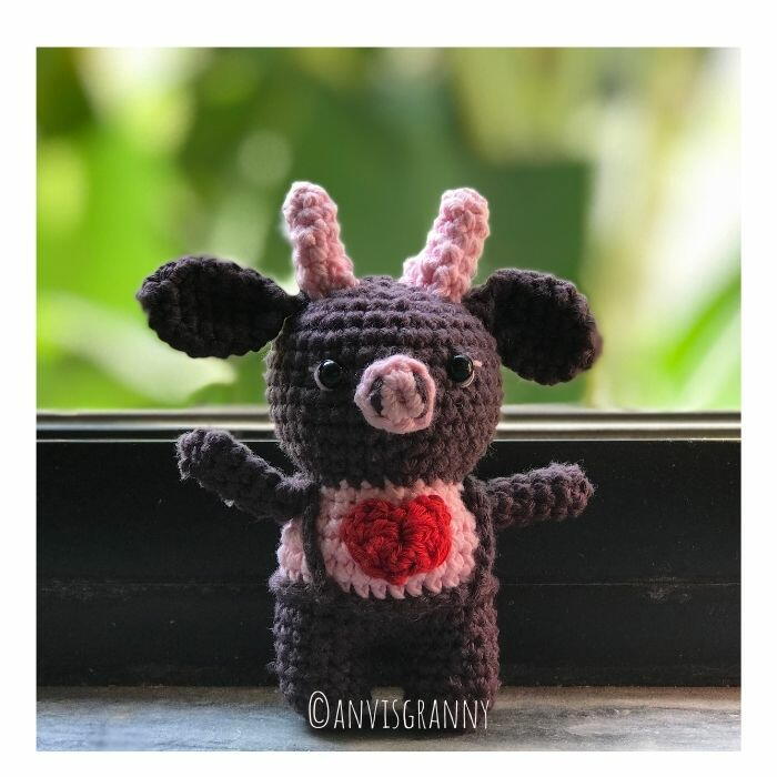 Valentine Bull In Love | FaveCrafts.com