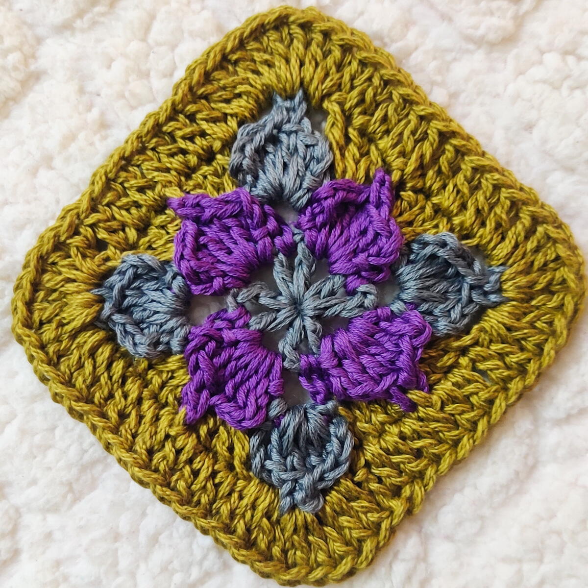 Crochet Picot Flower Square Motif | DIYIdeaCenter.com