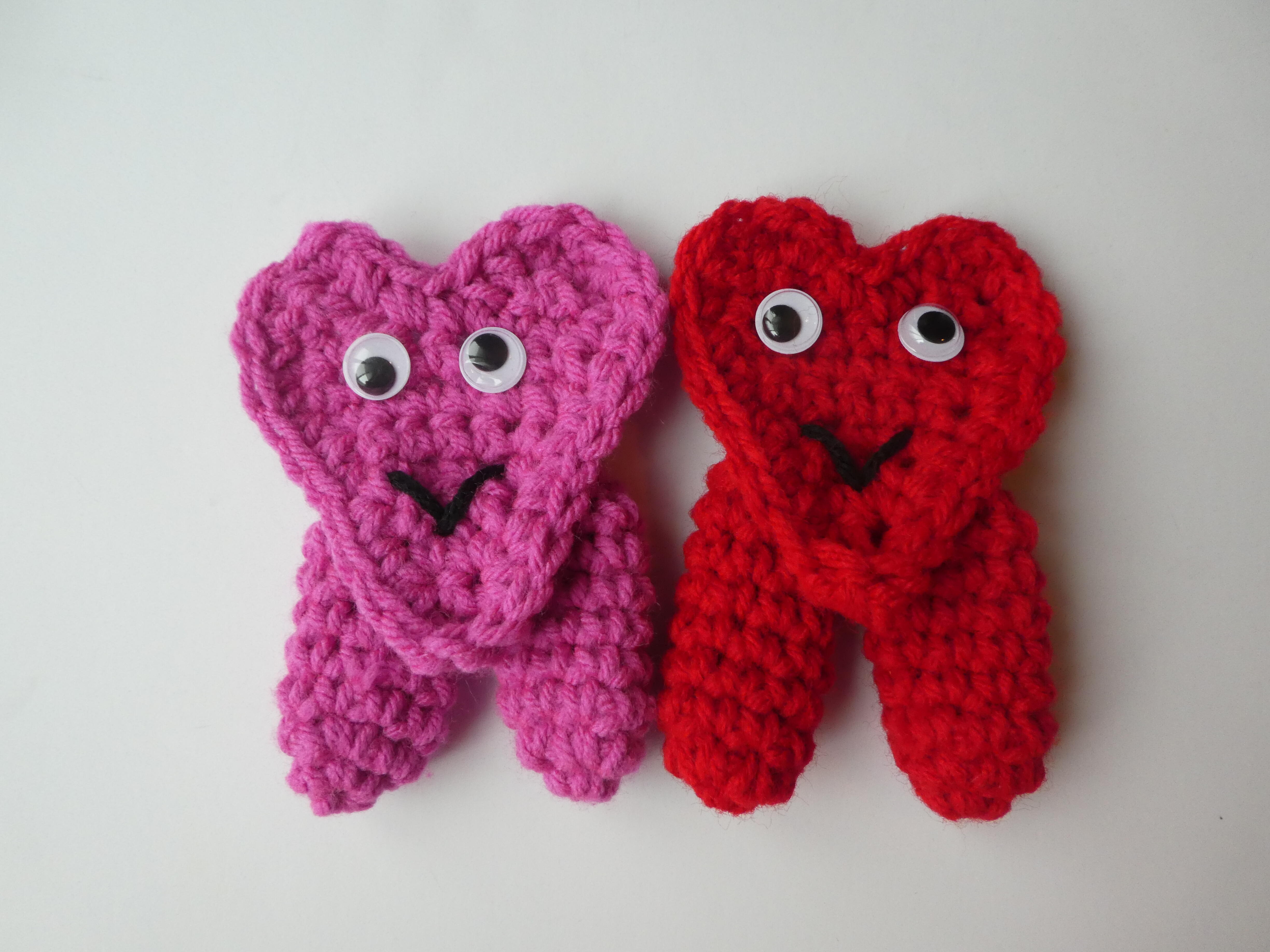 Heart Finger Puppet | AllFreeCrochet.com