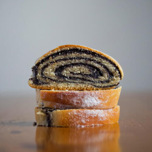 Poppy Seed Roll | RecipeLion.com