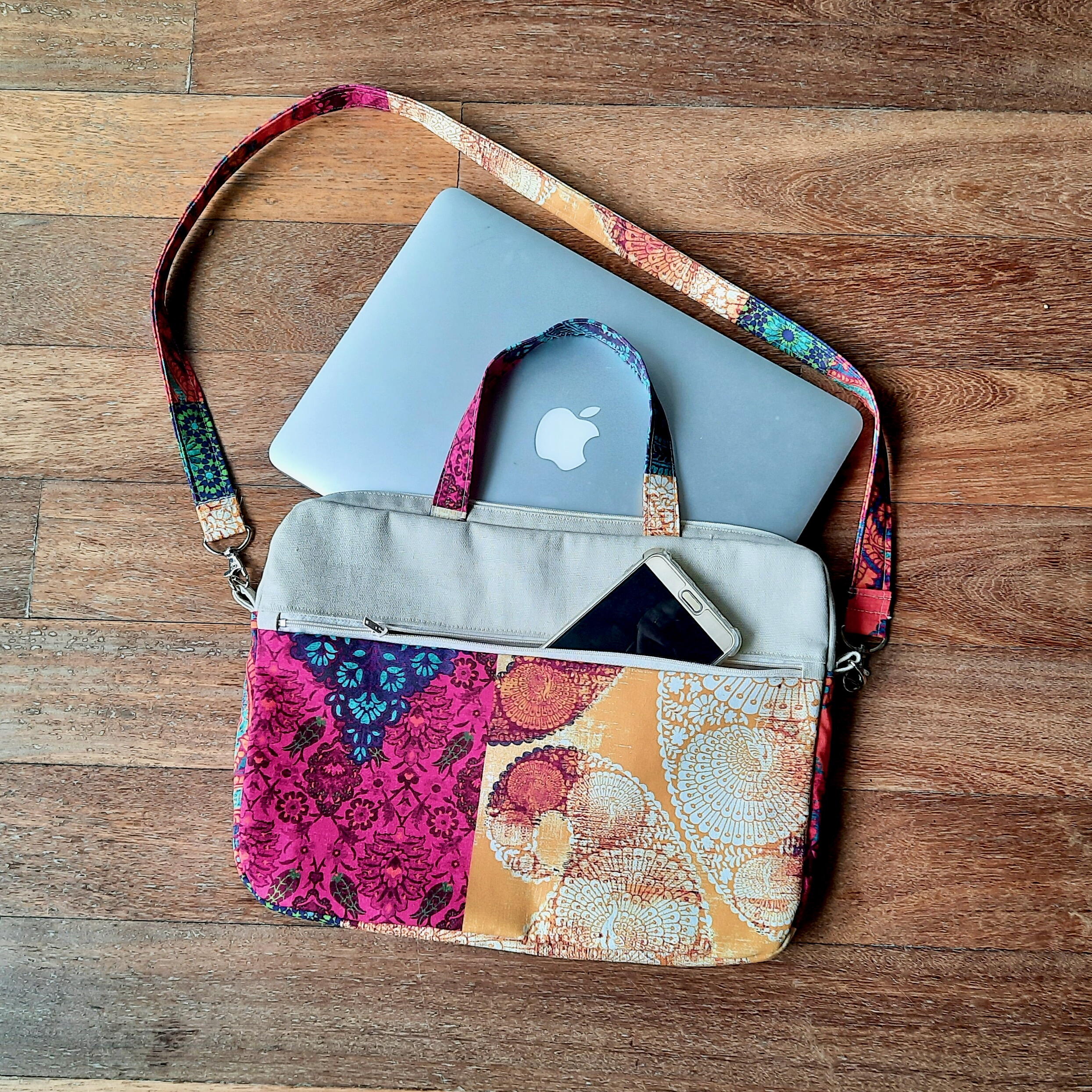 Laptop Bag (YouTube Video Tutorial) | AllFreeSewing.com