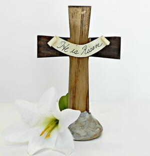 Easter Cross DIY Centerpiece | FaveCrafts.com