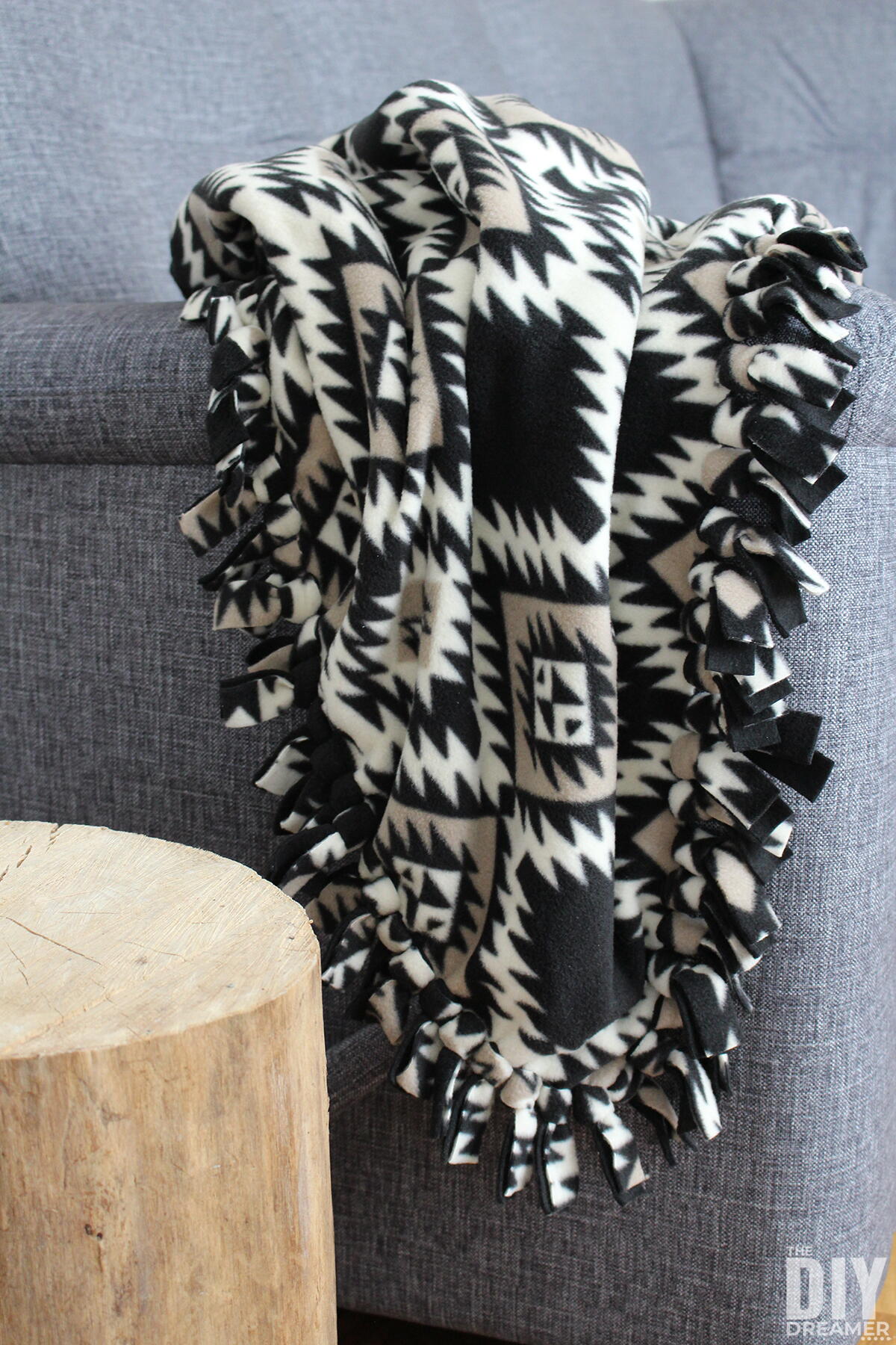 Diy Fleece Tie Blanket | FaveCrafts.com