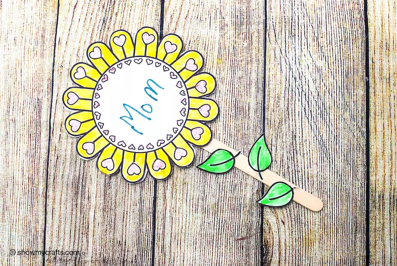 Flower Card Craft | FaveCrafts.com