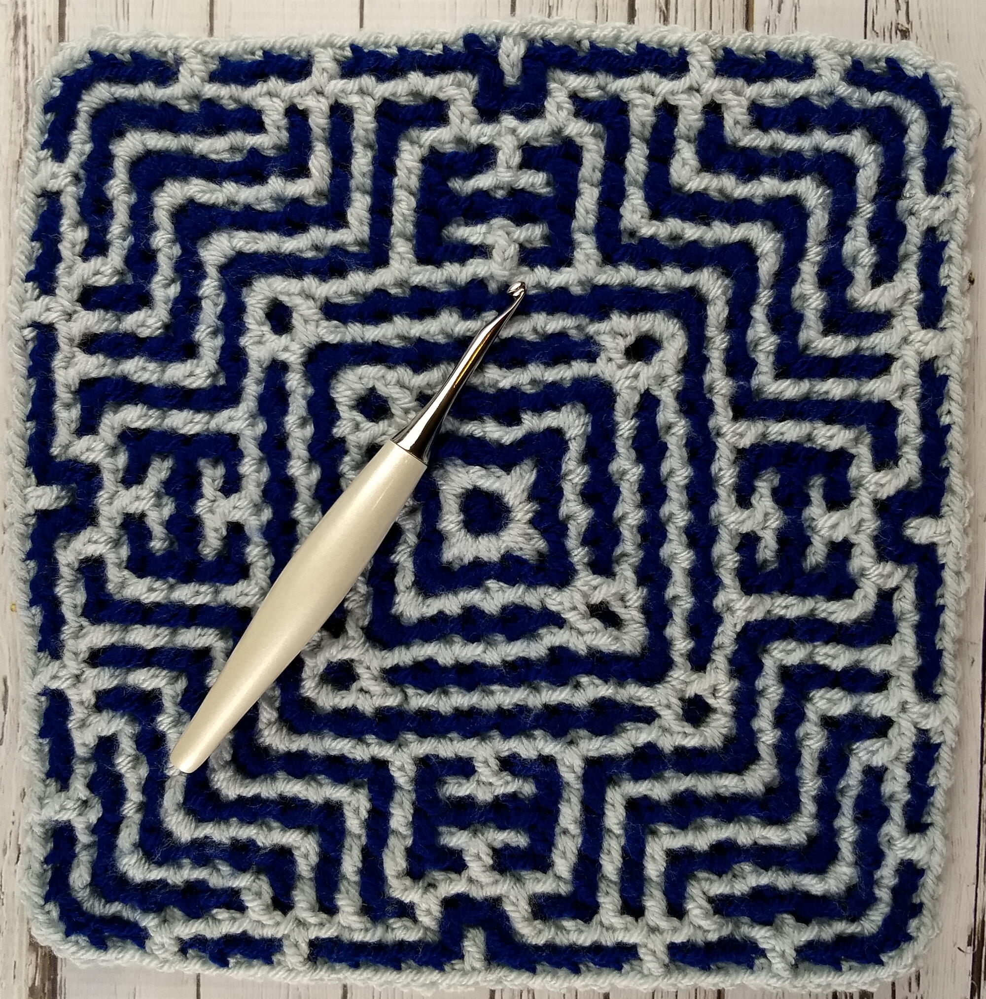 March Interlocking Square | FaveCrafts.com