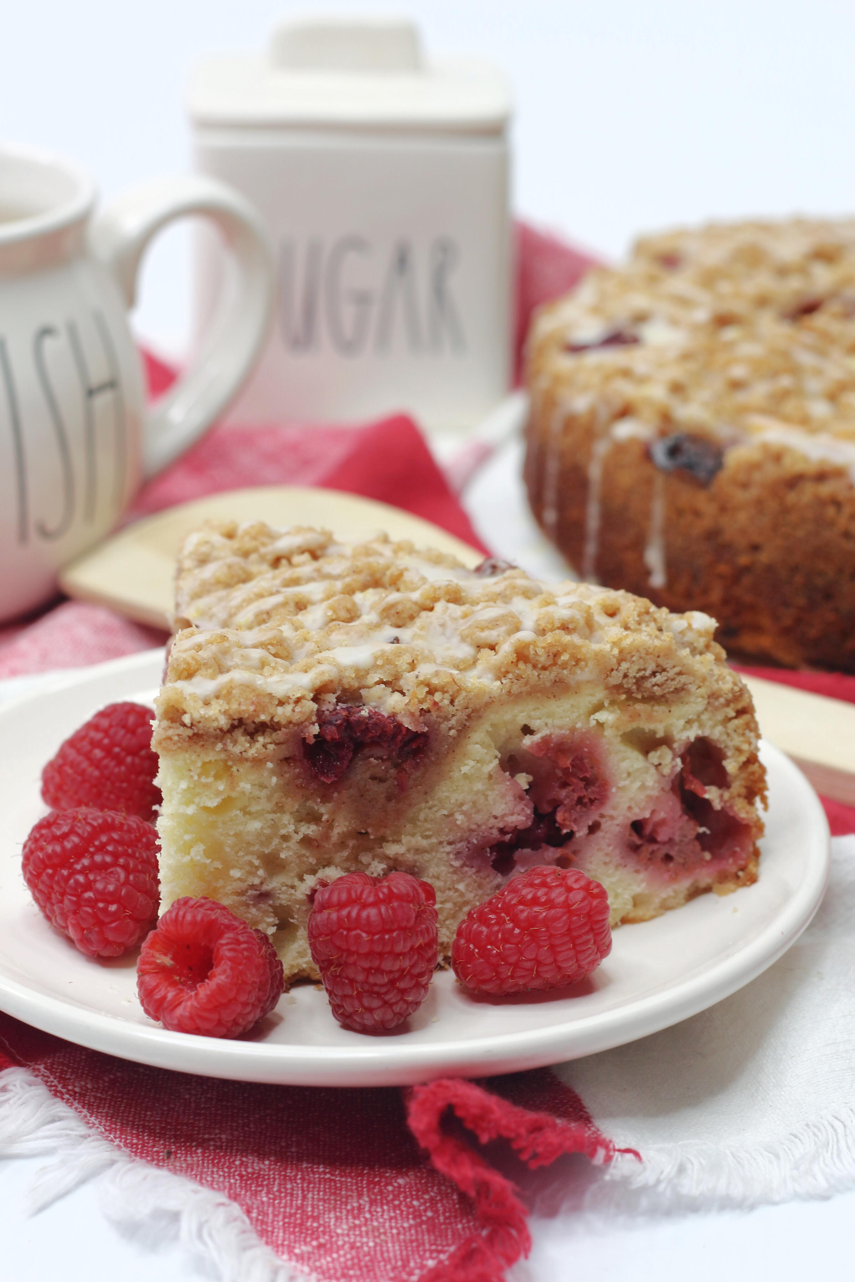 Tasty Raspberry Crumble Cake With Lemon Glaze | RecipeLion.com