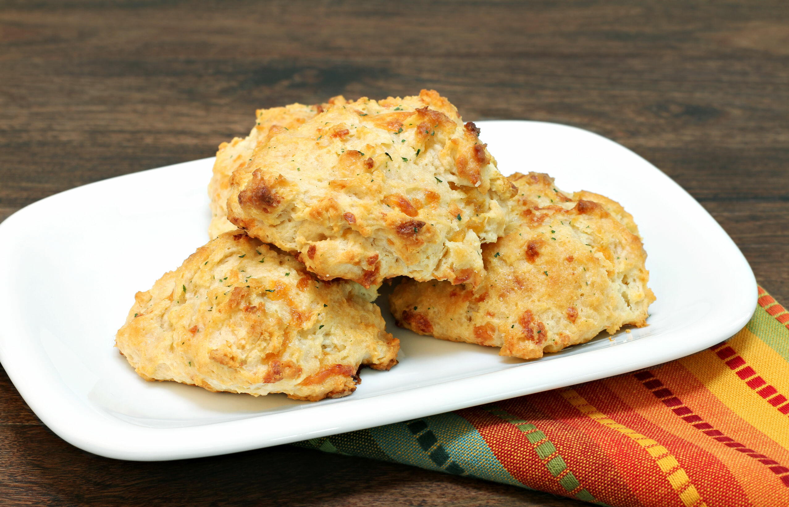 Delicious Cheddar Drop Biscuits | FaveSouthernRecipes.com