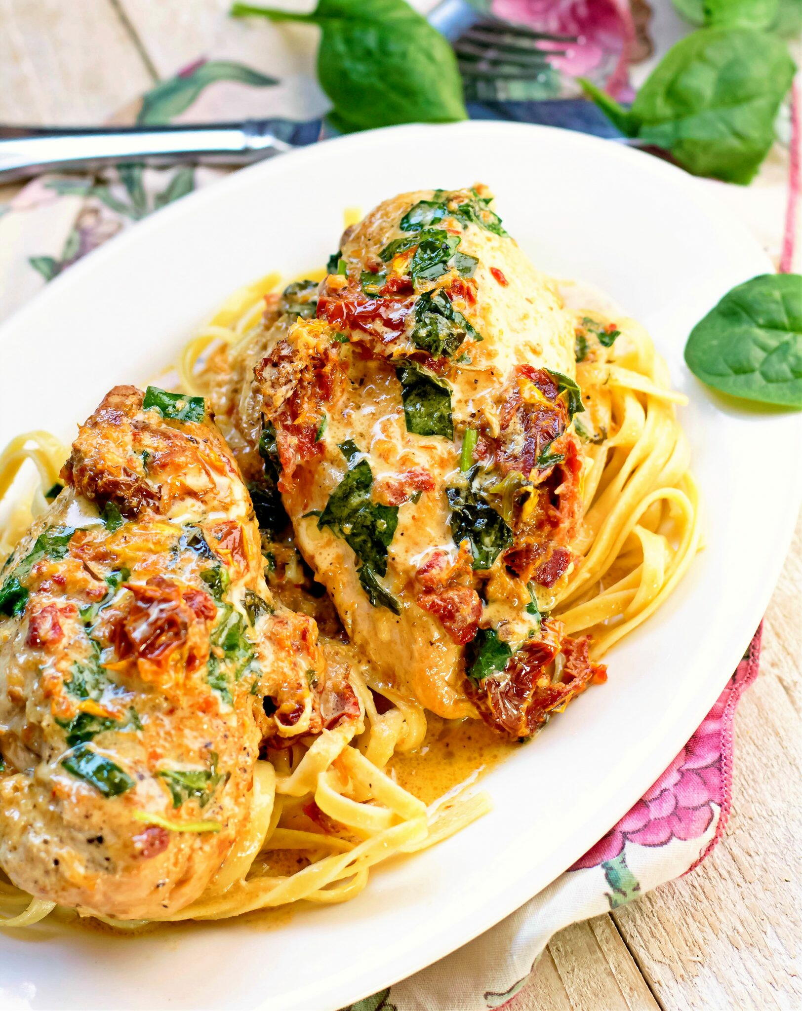 Slow Cooker Tuscan Chicken | RecipeLion.com