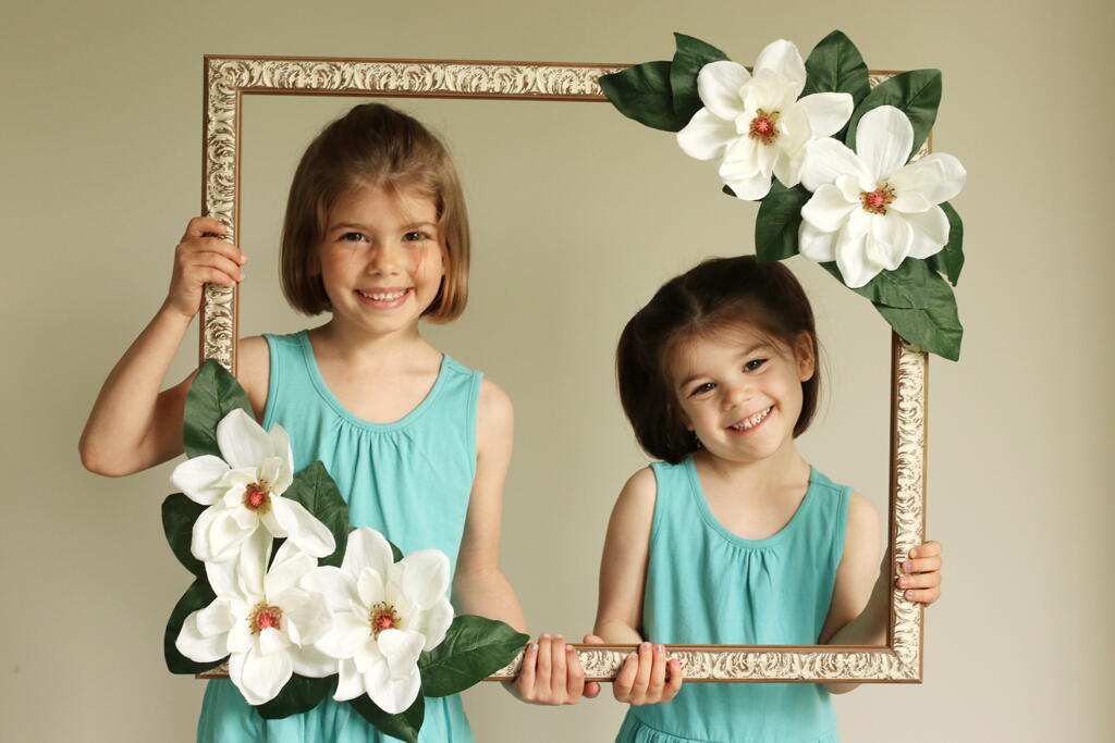 Diy Floral Photo Booth Frame | DIYIdeaCenter.com