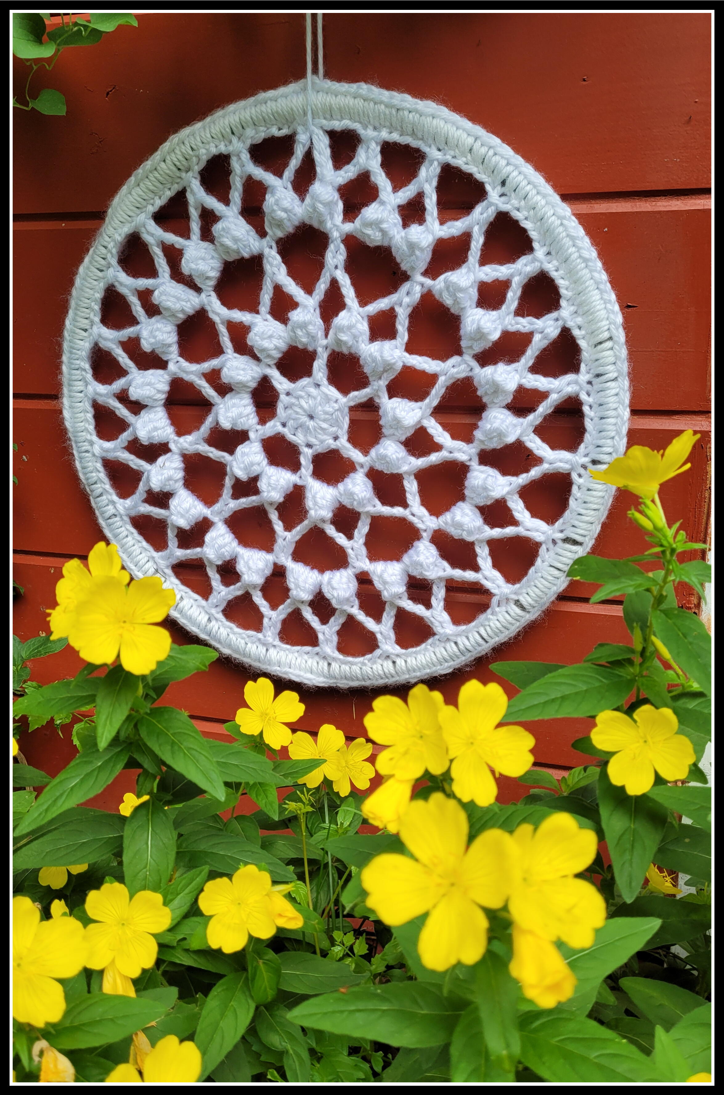 Chunky Outdoor Mandala | FaveCrafts.com