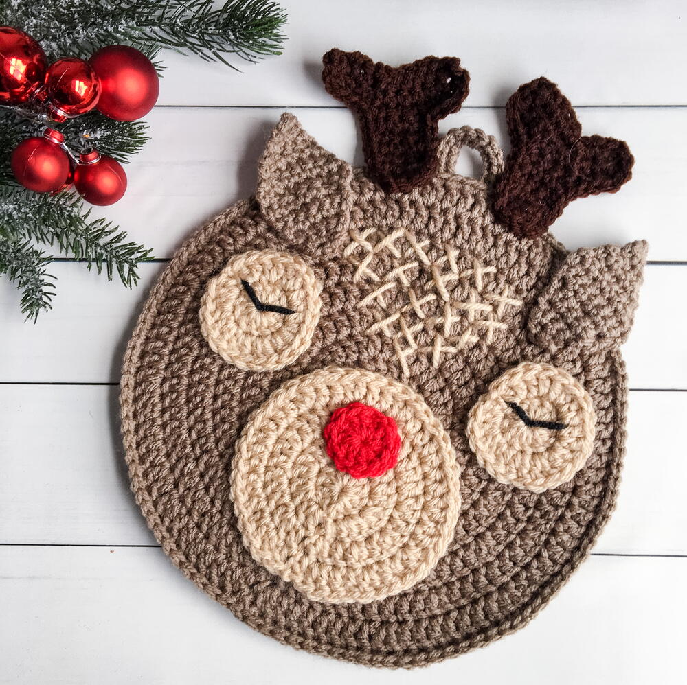 16 Free Holiday Crochet Afghan Patterns | AllFreeCrochet.com
