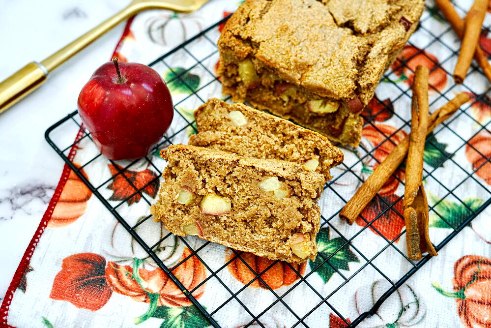3 Ingredient Apple Spice Bread | DIYIdeaCenter.com