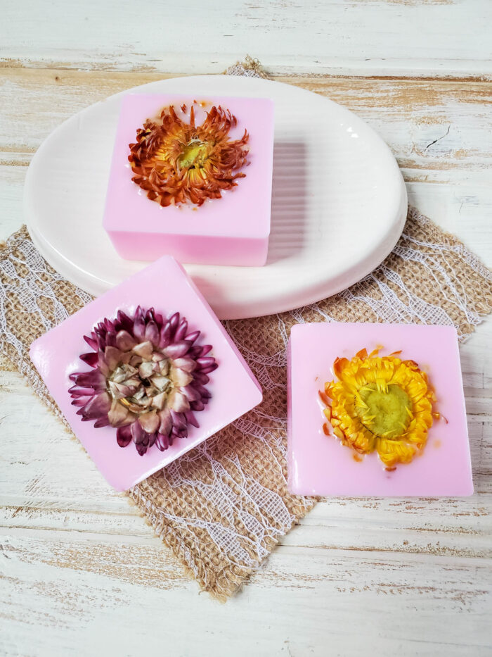Easy Diy Soap With Dried Flowers | DIYIdeaCenter.com