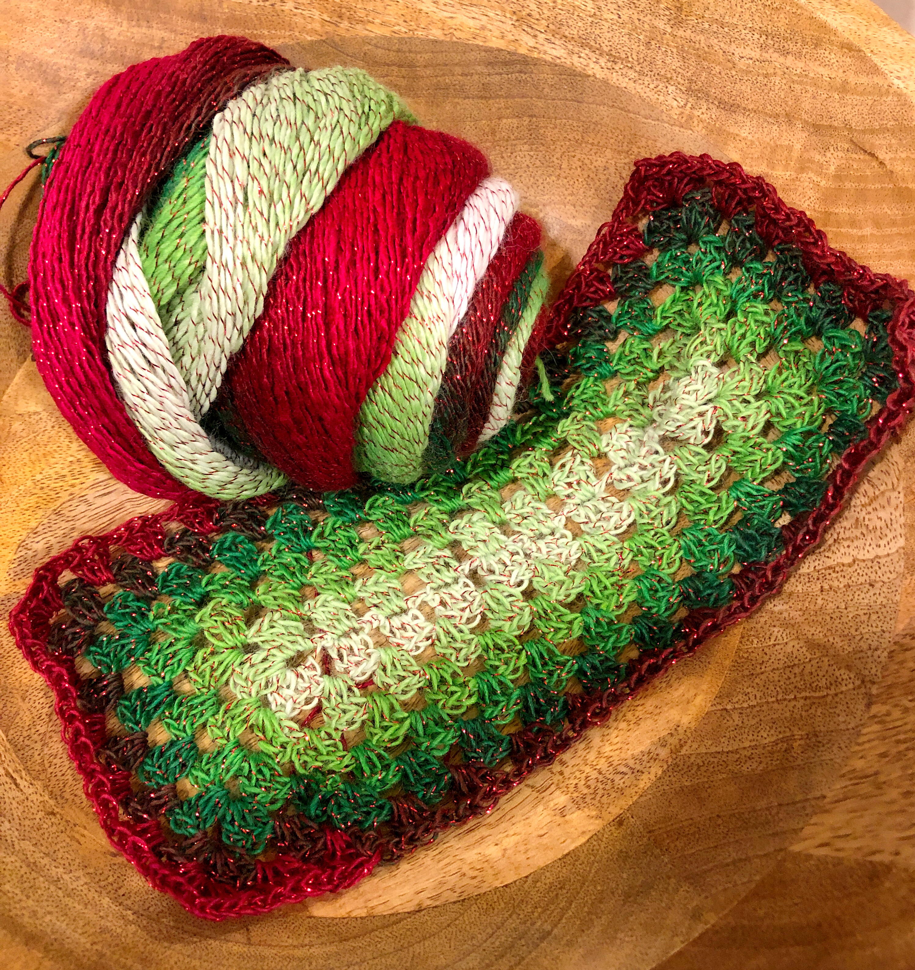 Christmas Crochet Rectangle Tablecloth Pattern | AllFreeHolidayCrafts.com