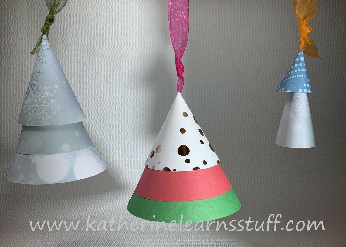Simple Paper Christmas Tree | AllFreeKidsCrafts.com