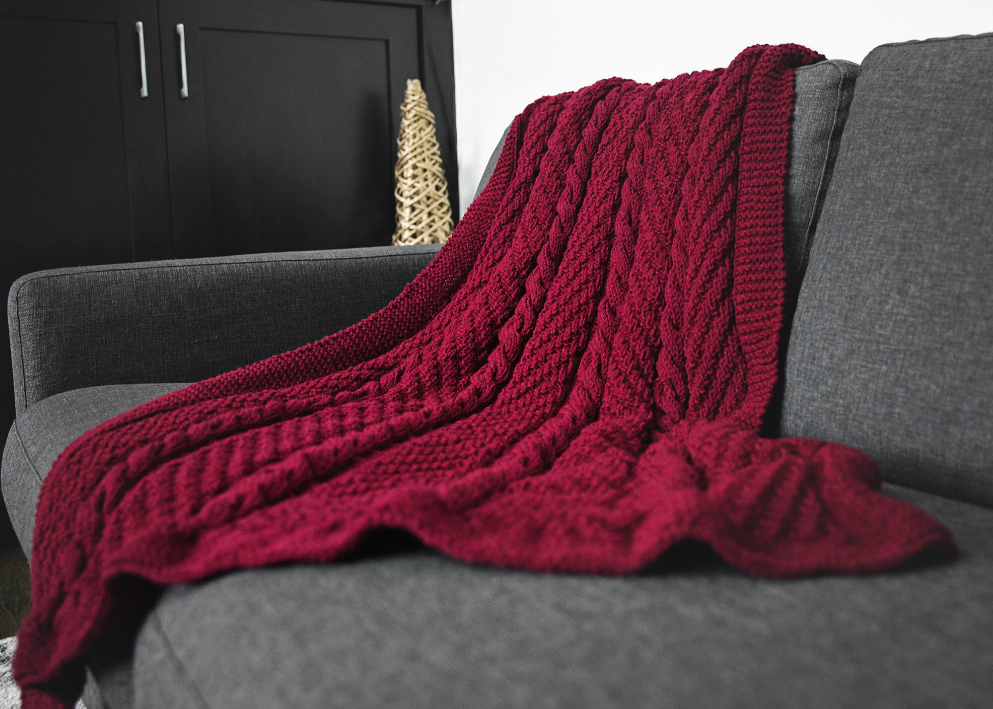 Cozy Cables Throw Blanket Knitting Pattern | AllFreeKnitting.com