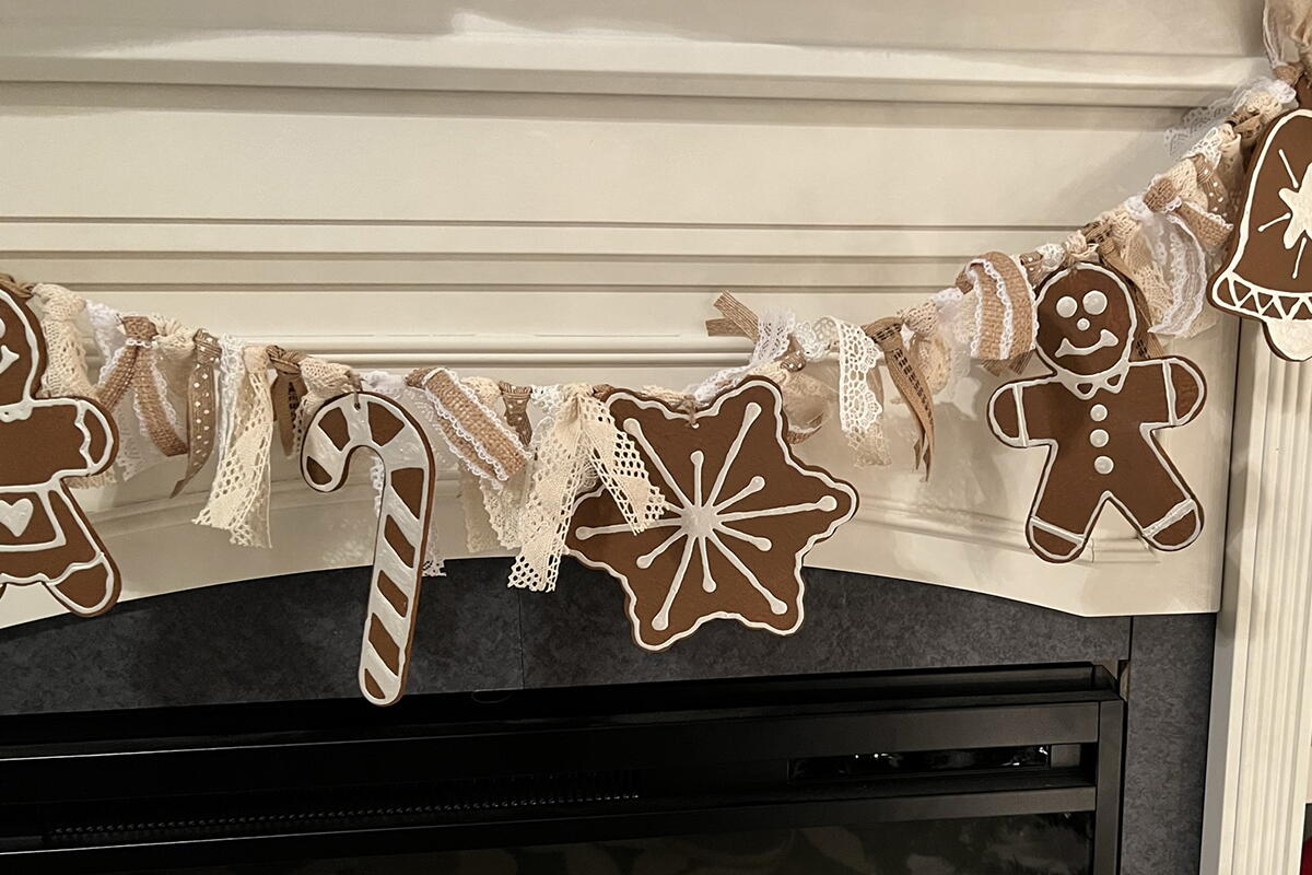 Gingerbread Cookie Garland | FaveCrafts.com