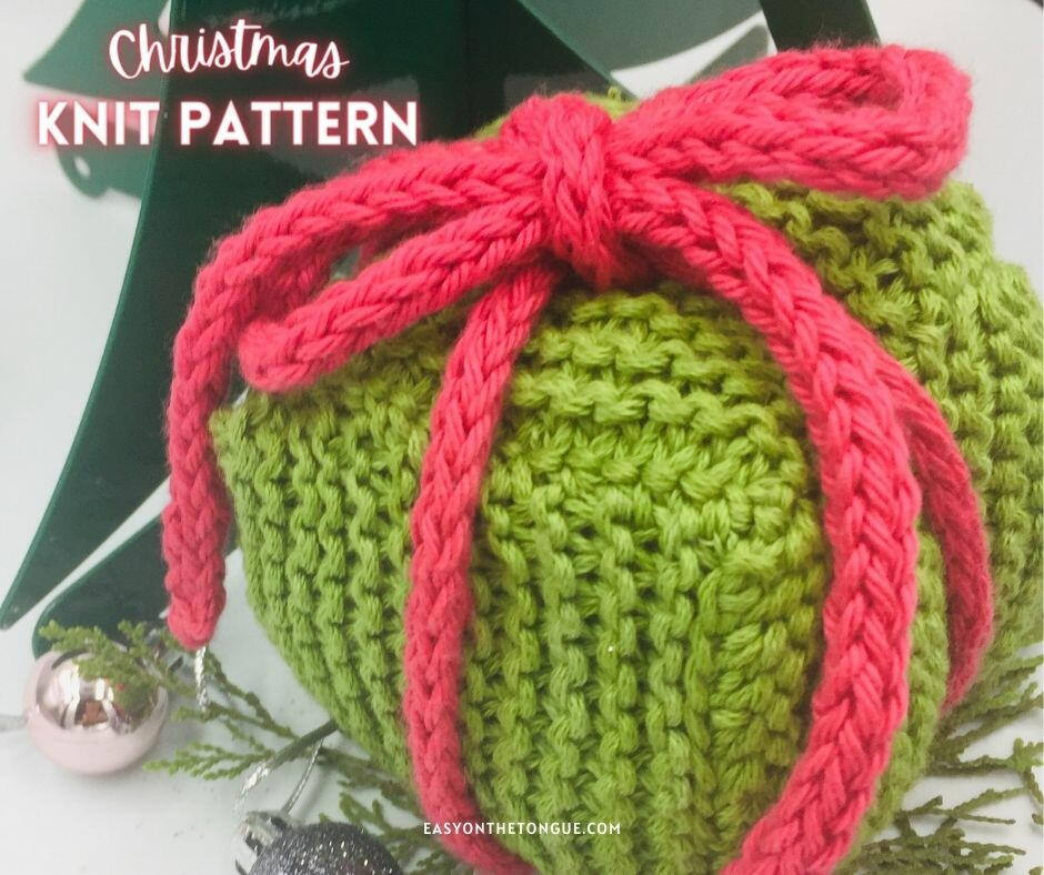 Christmas Present Ornament | AllFreeKnitting.com