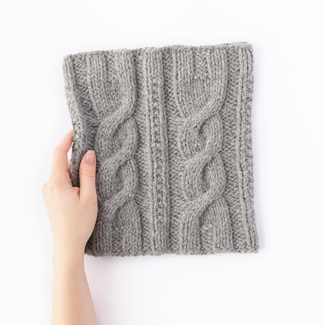 Chunky Cable Cowl | AllFreeHolidayCrafts.com