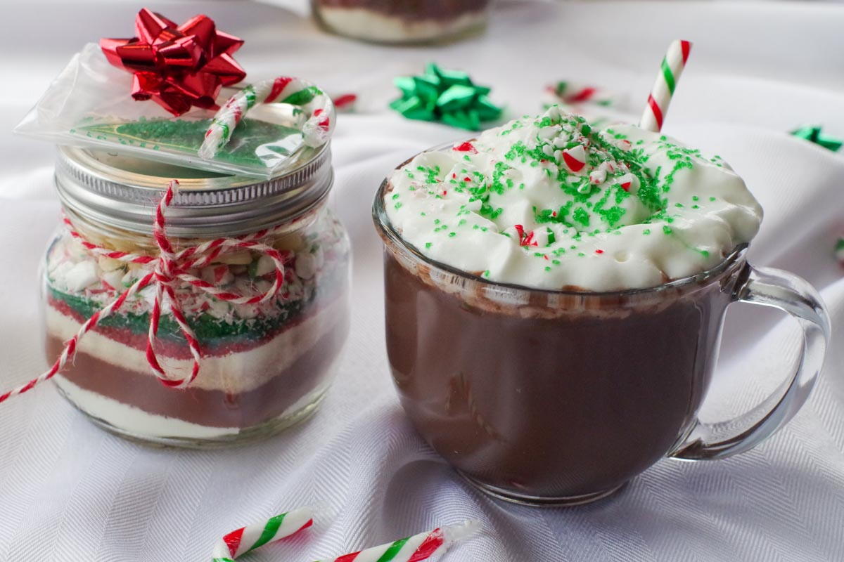 Candy Cane Hot Chocolate Mix | RecipeLion.com