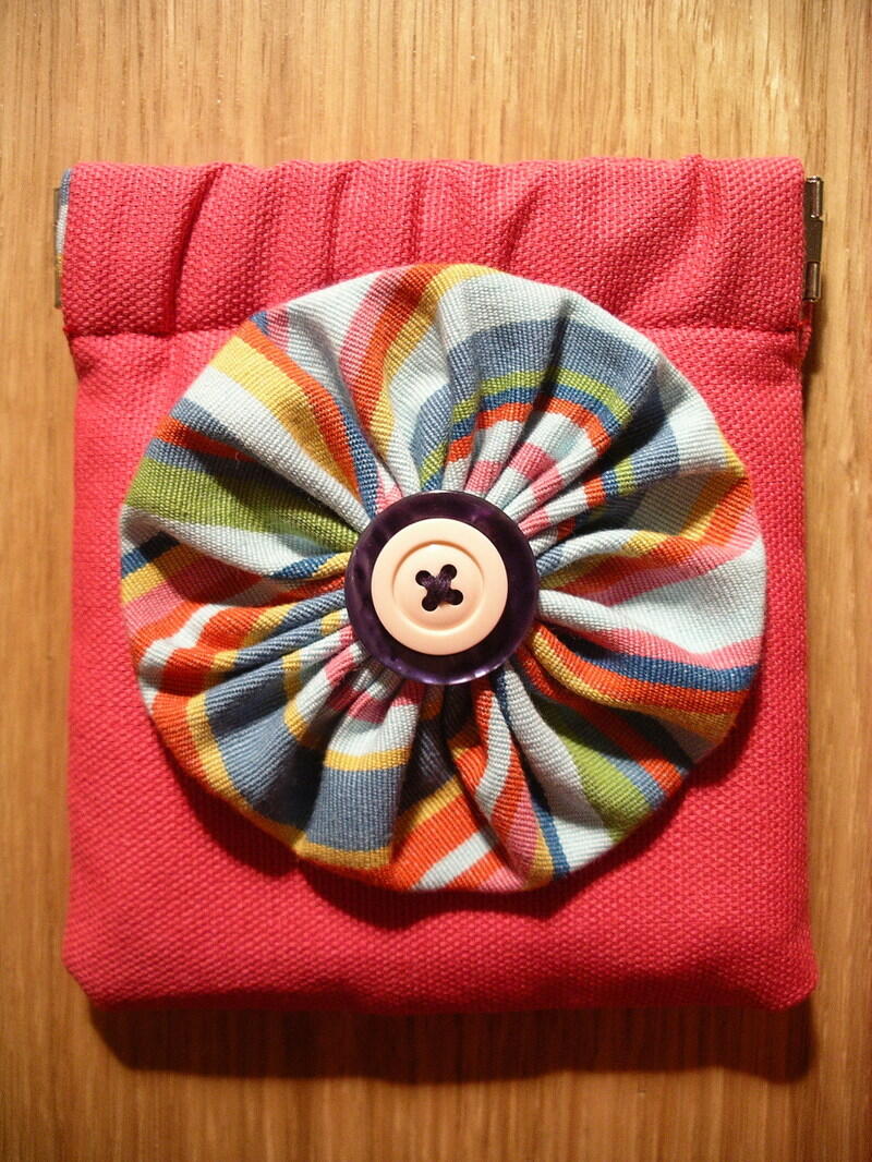 Flexi Fabric Stash Coin Purse Tutorial | AllFreeSewing.com