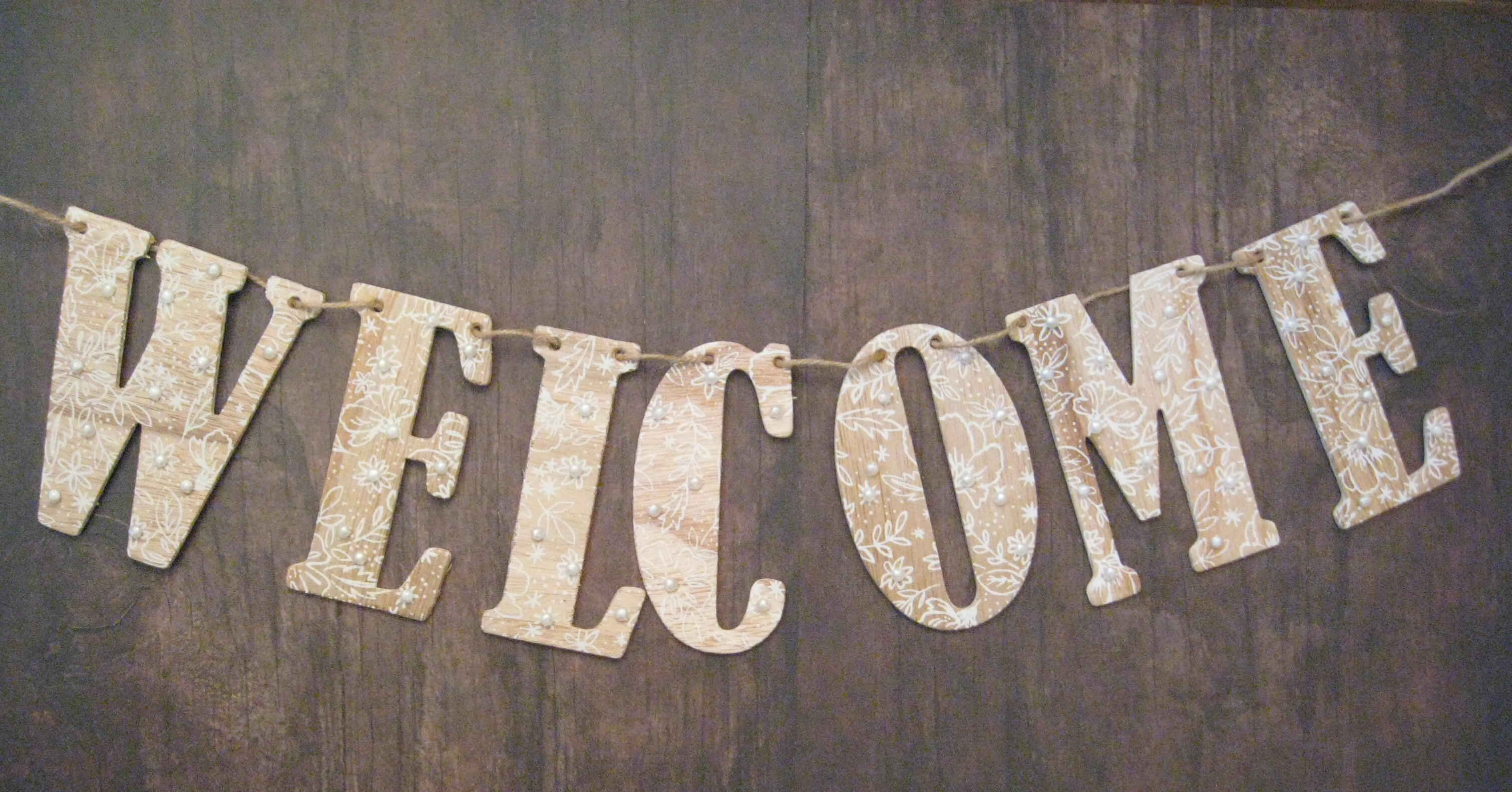 Simple Welcome Sign | FaveCrafts.com