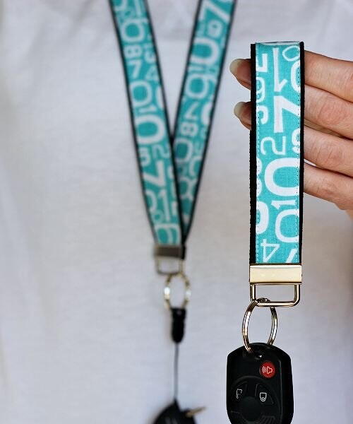 How to Make a Lanyard and Key Fob | AllFreeSewing.com