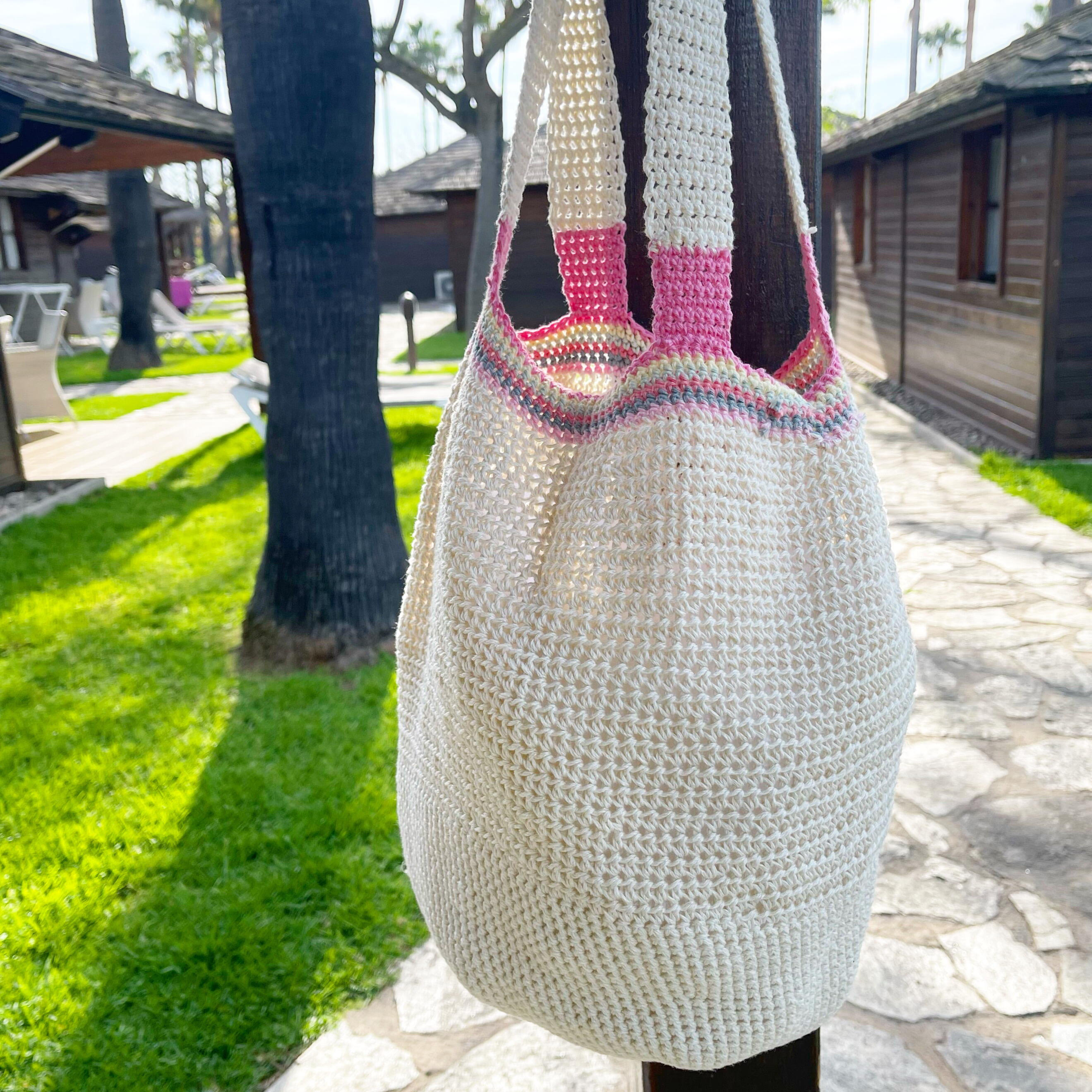 Crochet Beach Bag | AllFreeCrochet.com